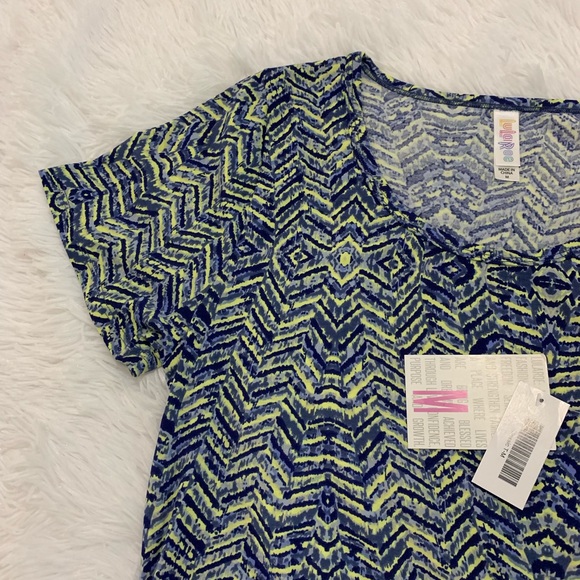 LuLaRoe | Tops | Lularoe Classic T Shirt Sz Medium | Poshmark